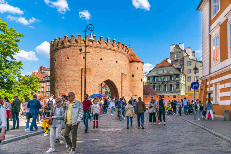 Visiter la vieille ville de Varsovie : Guide complet